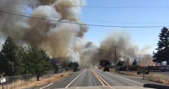 Fire Shuts Down Highway 199 in Oregon, Before Grants Pass | Lost Coast ...