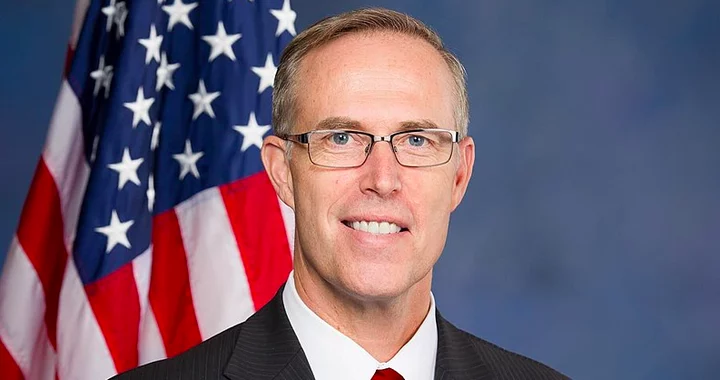 Citing Threat from 'Unhinged' Colleagues, Huffman Introduces Bill to ...