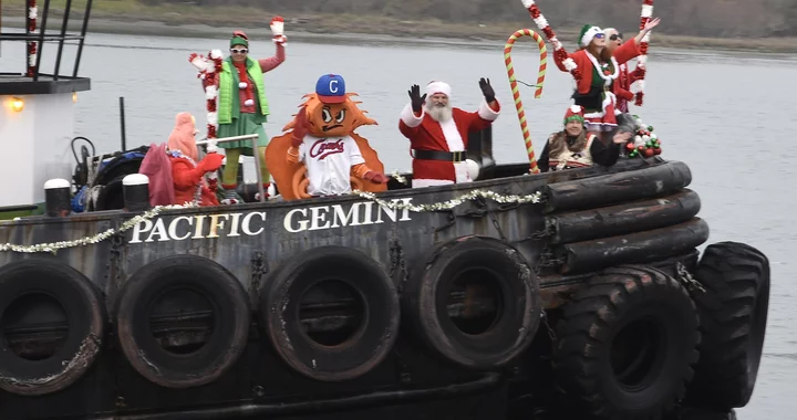 Salty Santa Returns, Daytime Boat Parade Draws Families to Waterfront ...