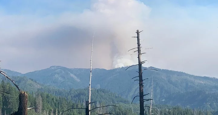 FIRE UPDATE: Monument Fire Reaches 150,000 Acres, McCash Fire Threatens ...