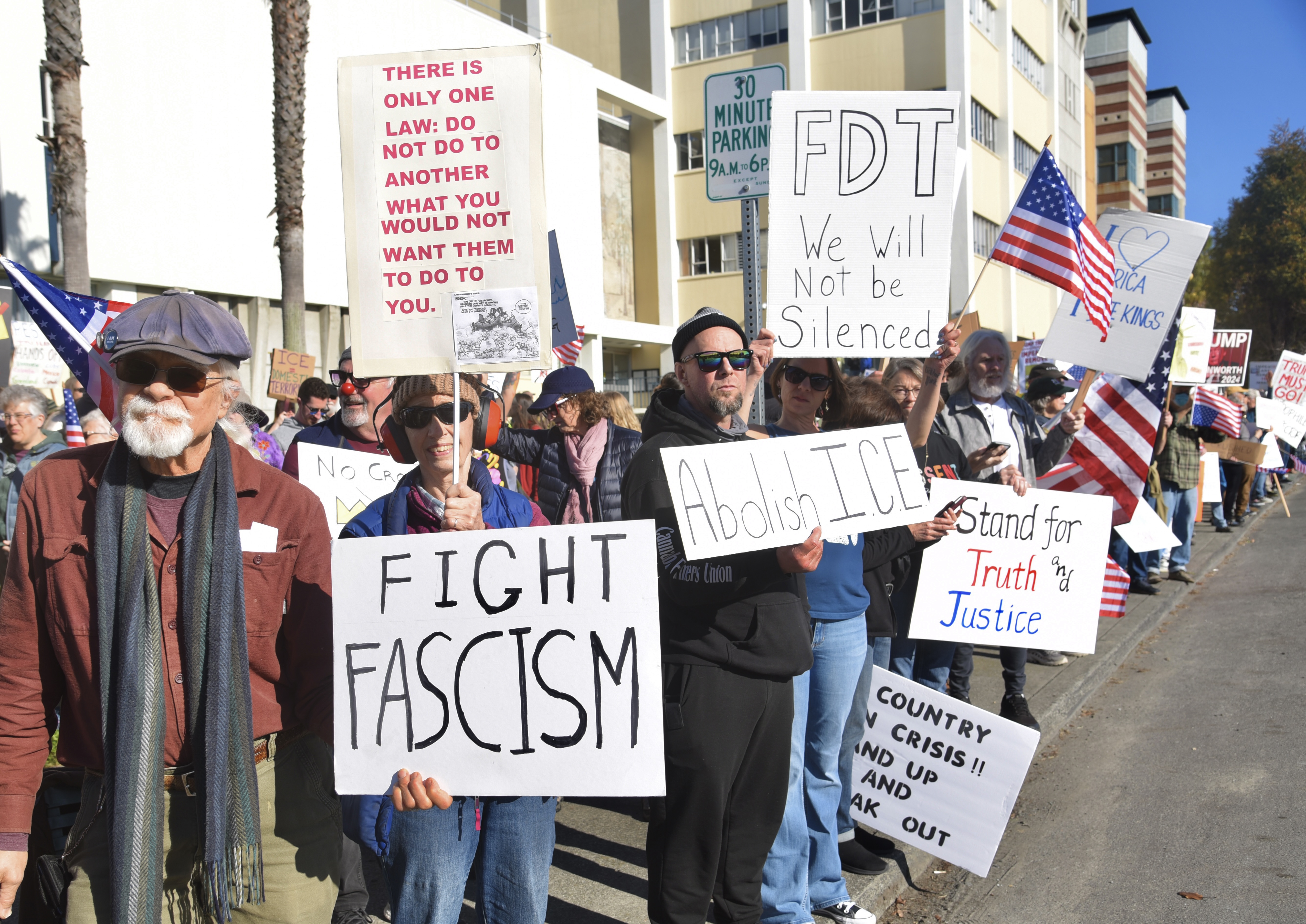 (PHOTOS) Hundreds Gather for Anti-ICE Protest Outside Humboldt County ...